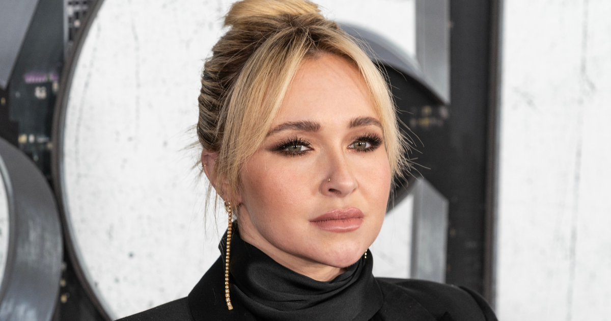 Hayden Panettiere Reveals Being Lured Into Bed With Naked Famous Actor